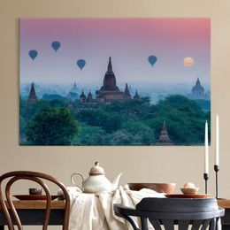 Akustikbild Hei&szlig;luftballons &uuml;ber Tempelanlage