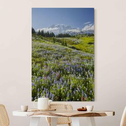 Bilderwelten Akustikbild Blumen gr&uuml;n Motiv Schallschutzbild - Bergwiese mit Blumen vor Mt. Rainier - Blumenwiese Wohnzimmer Schlafzimmer