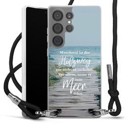DeinDesign Galaxy S25 Ultra Handy Carry Case H&uuml;lle mit Band Handykette zum Umh&auml;ngen schwarz Statement Beach Spruch Carry Case