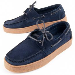 Purapiel-Garantie, 10 Jahre Garantie. L&auml;ssiger Marine-Look f&uuml;r Herren. Hergestellt aus 100 % nat&uuml;rlichem Leder, frei von Chrom VI. Hochwertige Materialien. Handgefertigtes N&auml;hen. Rutschfeste Gummisohle. Hergestellt von anderen Marken f&uuml;r unsere Marke.