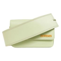 Jacquemus Le Carinu Hellgr&uuml;ne Tasche
