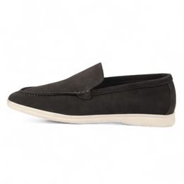 Robuste schwarze Slip-On-Loafer f&uuml;r Herren mit gepolsterter Innensohle