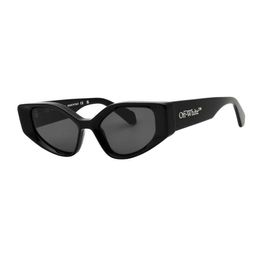 Off-White Off White - "Memphis" Sonnenbrille f&uuml;r Damen (Schwarz)