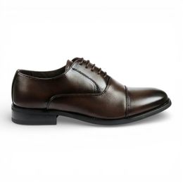 Klassische braune Herren-Brogue-Schn&uuml;rschuhe mit Kappe und Kappe
