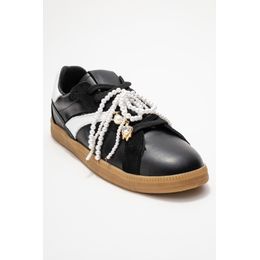 Taren Leather Pearl Buckle Turnschuhe Women