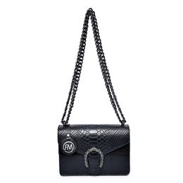 Roberta M Schwarz Rindsledertasche