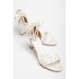 Dawn Lace Sandalen with Pearls