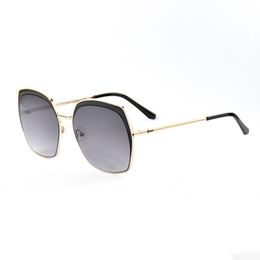 Guess Gf0410 Sonnenbrille &Uuml;bergro&szlig;es Quadratgestell