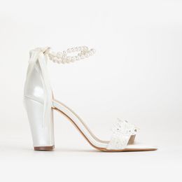 Helene Lace Bridal Heeled Sandalen with Pearls