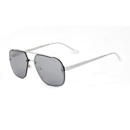 Guess Jeans Graue Metallsonnenbrille