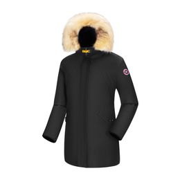 Subprime Parka f&uuml;r Frauen. Der Parka ist aus hochwertigem Polyester gefertigt und hat ein warmes Innenfutter. Ideal f&uuml;r die kalten Wintermonate. Der Pelzkragen ist aus Kunstfell und abnehmbar. Die Jacke verf&uuml;gt &uuml;ber einen Auf- und Abw&auml;rts-Rei&szlig;verschluss, einfach, wenn Sie auf Ihrem Fahrrad, Moped oder Roller sitzen m&uuml;ssen. Marke: SubprimeModellname: Parka ChloeKategorie: Damen WintermantelMaterial