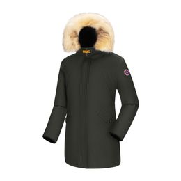 Subprime-Parka f&uuml;r Frauen. Der Parka besteht aus hochwertigem Polyester und hat ein warmes Innenfutter. Er ist ideal f&uuml;r die kalten Wintermonate. Der Pelzkragen besteht aus Kunstpelz und ist abnehmbar. Die Jacke hat einen Rei&szlig;verschluss von oben nach unten, einfach, wenn Sie auf Ihrem Fahrrad, Moped oder Roller sitzen m&uuml;ssen.