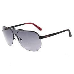 Guess Schwarze Metall-Sonnenbrille