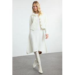 ecrufarbenes, gerades, mittellanges, l&auml;ssiges/alltagstaugliches, figurbetontes Damenkleid