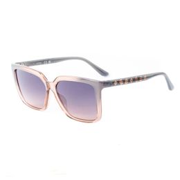 Guess Graue Harz-Sonnenbrille