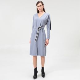 Kleid mit V-Ausschnitt und Fledermaus&auml;rmeln