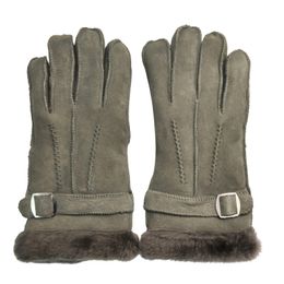 Graue Luxus-Handschuhe aus Wildleder und Schaffell f&uuml;r Herren mit Schnalle