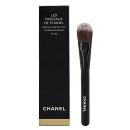 Chanel Les Pinceaux Foundation Brush.