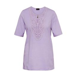 Kurzarmshirt GOLDNER "Kurzgr&ouml;&szlig;e Elegantes Jerseyshirt mit Rundhals", Damen, Gr. 20, lila (pastelllila), Obermaterial: 92% Baumwolle CO. 8% Elasthan EL., Tubular, Shirts, Effektvolle H&auml;kelspitze
