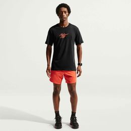 T-Shirt Nike "M NK DF TEE STD AEROSWIFT GFX", Herren, Gr. L, schwarz, bright crimson, Obermaterial: 57% Baumwolle, 43% Polyester, normal, Rundhals, Shirts T-Shirt