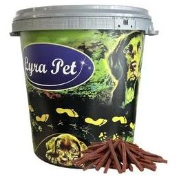 5 kg LYRA PET&reg; Rinderd&ouml;rrfleisch Sticks in 30 L Tonne