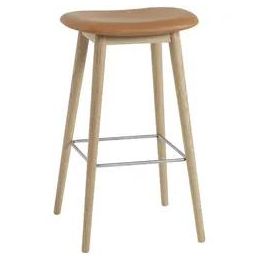 muuto Fiber Barhocker ohne R&uuml;ckenlehne, wood base, h&ouml;he 75 cm, refine leder cognac / eiche