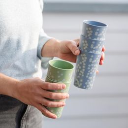 Koziol Blomster Cup L Becher 350 ml stapelbar / leicht / robust nature leaf green dot - Becher & Tassen