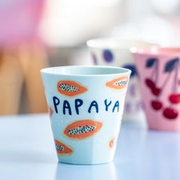 Koziol Nora Cup M Juicies Papaya Becher 300 ml sage - Becher & Tassen