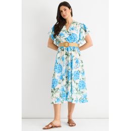 Blaues Midikleid mit Blumenmuster und Engels&auml;rmeln und G&uuml;rtel zum Wickeln