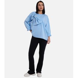 Blaues Pullover-Top mit kontrastierender Schleife in &Uuml;bergr&ouml;&szlig;e