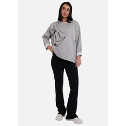 Graues Pullover-Top mit kontrastierender Schleife in &Uuml;bergr&ouml;&szlig;e
