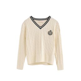 Pullover ecru mit Zopfmuster, V-Ausschnitt und maritimem Polo Club-Patch