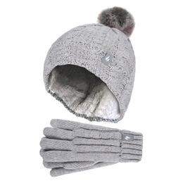 Heat Holders W&auml;rmehalter - Set aus Bommelm&uuml;tze und Handschuhen f&uuml;r M&auml;dchen | M&uuml;tze mit umgeschlagener Manschette und Kabelstrickhandschuhe - Frostgrau meliert
