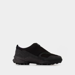 Y-3 Swift R3 Low Gtx Turnschuhe in schwarzem Stoff