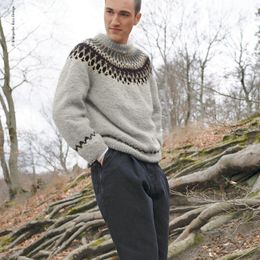 Anleitung 463/3, Herrenpullover aus Essentials Organic Wool aran von Rico Design
