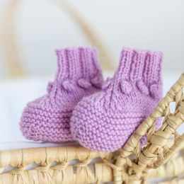 Anleitung 165/1, Babysch&uuml;hchen aus Baby Nature von Katia