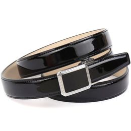 Anthoni Crown Damen Lederg&uuml;rtel Lacklederg&uuml;rtel in schmaler Form schwarz 90