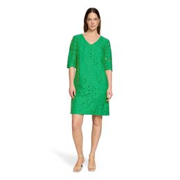 Spitzenkleid Betty Barclay "Damen mit V-Ausschnitt", Damen, Gr. 44, Normalgr&ouml;&szlig;en, kelly gr&uuml;n, Obermaterial: 69% Baumwolle, 21% Polyamid, 10% Viskose; Futter: 100% Polyester, figurumspielend kurz, V-Ausschnitt, Kleider