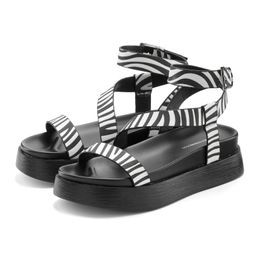 Sandale French Connection "Sommerschuh, Plateausandale, Plateausandalette", Damen, Gr. 38, schwarz (schwarz, wei&szlig;), Obermaterial: 100% Lederimitat. Decksohle: 100% Textilmaterial. Futter: 100% Lederimitat. Laufsohle: 100% Lederimitat, mehrfarbig, Schuhe Sandale, Sommerschuh, Sandalette, offener Schuh, Pantolette