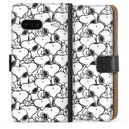 DeinDesign Google Pixel 7 Handy Klapph&uuml;lle Handyh&uuml;lle aus Kunst Leder schwarz Flip Case Peanuts Snoopy Muster Sideflip mit langer Lasche