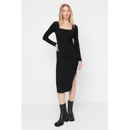 Trendyol Kleid in Schwarz - 64% | Gr&ouml;&szlig;e S | Damen-kleider