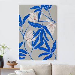 Bilderwelten Akustikbild | Wandbild schallabsorbierend - Wei&szlig;e Bl&uuml;ten mit blauen Bl&auml;ttern