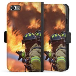 DeinDesign iPhone SE (2020) Handy Klapph&uuml;lle Handyh&uuml;lle aus Kunst Leder schwarz Flip Case Fire Fighter Life Saver Fire Fighters Sideflip mit Lasche
