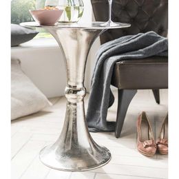 Pharao24.de Beistelltisch Sessel aus Metall Vintage Look