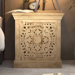 Pharao24.de Vintage Design Bettkommode aus Mangobaum Sandfarben massiv floralen Schnitzereien