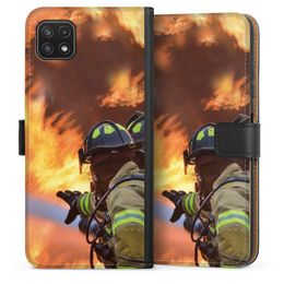 DeinDesign Galaxy A22 5G Handy Klapph&uuml;lle Handyh&uuml;lle aus Kunst Leder schwarz Flip Case Fire Fighter Life Saver Fire Fighters Sideflip mit langer Lasche