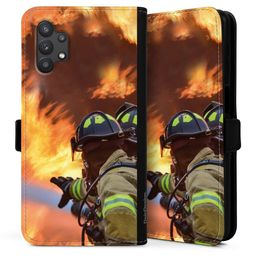 DeinDesign Galaxy A32 5G Handy Klapph&uuml;lle Handyh&uuml;lle aus Kunst Leder schwarz Flip Case Fire Fighter Life Saver Fire Fighters Sideflip mit langer Lasche