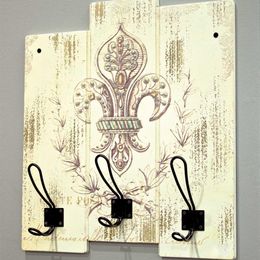 Pharao24.de Wandgarderobe in Creme Gold Vintage Optik