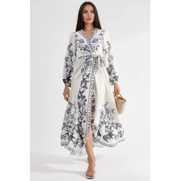 Blumenkleid Maxi mit V-Ausschnitt und Bindedetail