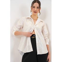 &Uuml;bergro&szlig;es gestreiftes Button-Up Hemd